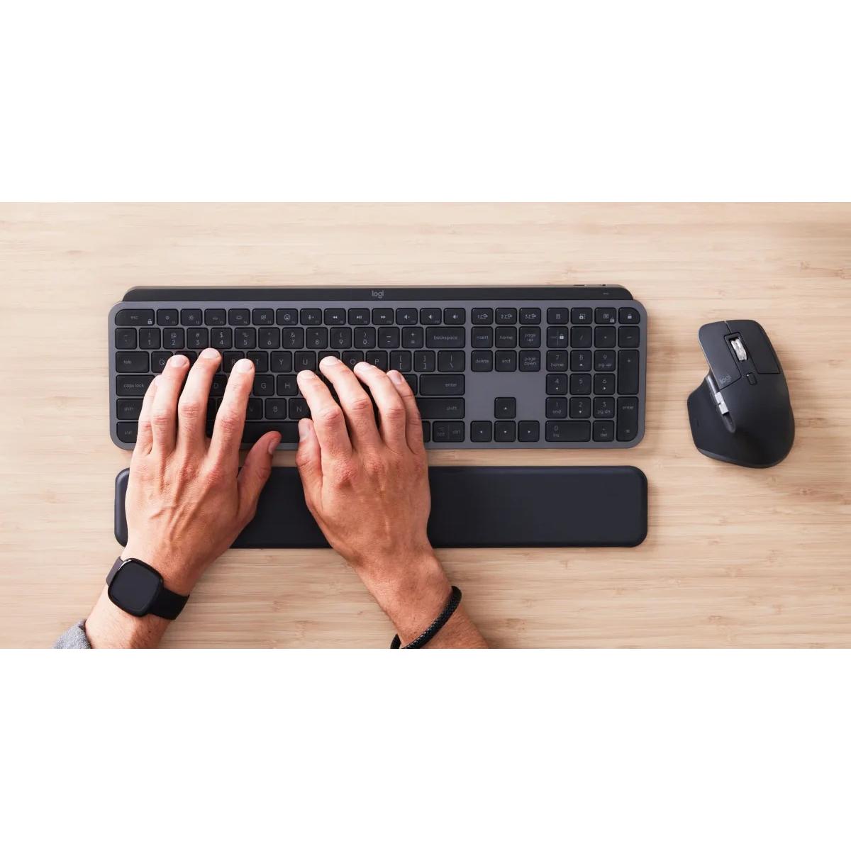 Logitech MX Keys S Combo (MX Keys S Keyboard + MX Master 3S Mouse ...